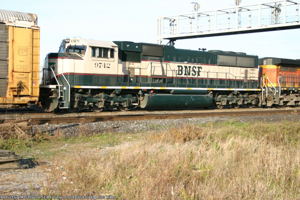 BNSF 9742 SD 70MAC